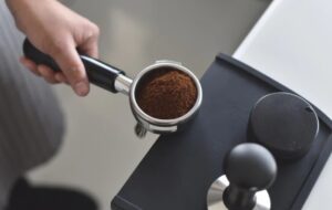 How Many Grams Coffee in an Espresso? Perfect Dose Guide - Coffea Alchemy